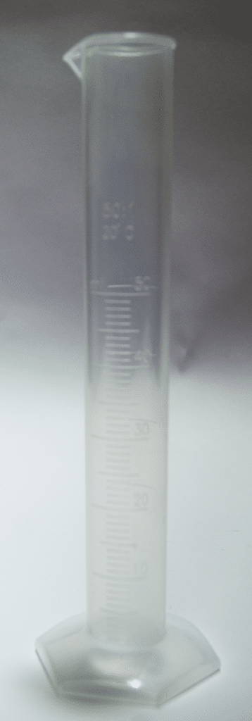 PROBETA GRADUADA EN ALTO RELIEVE PLÁSTICA CAPACIDAD 50 mL. - Importlab ...